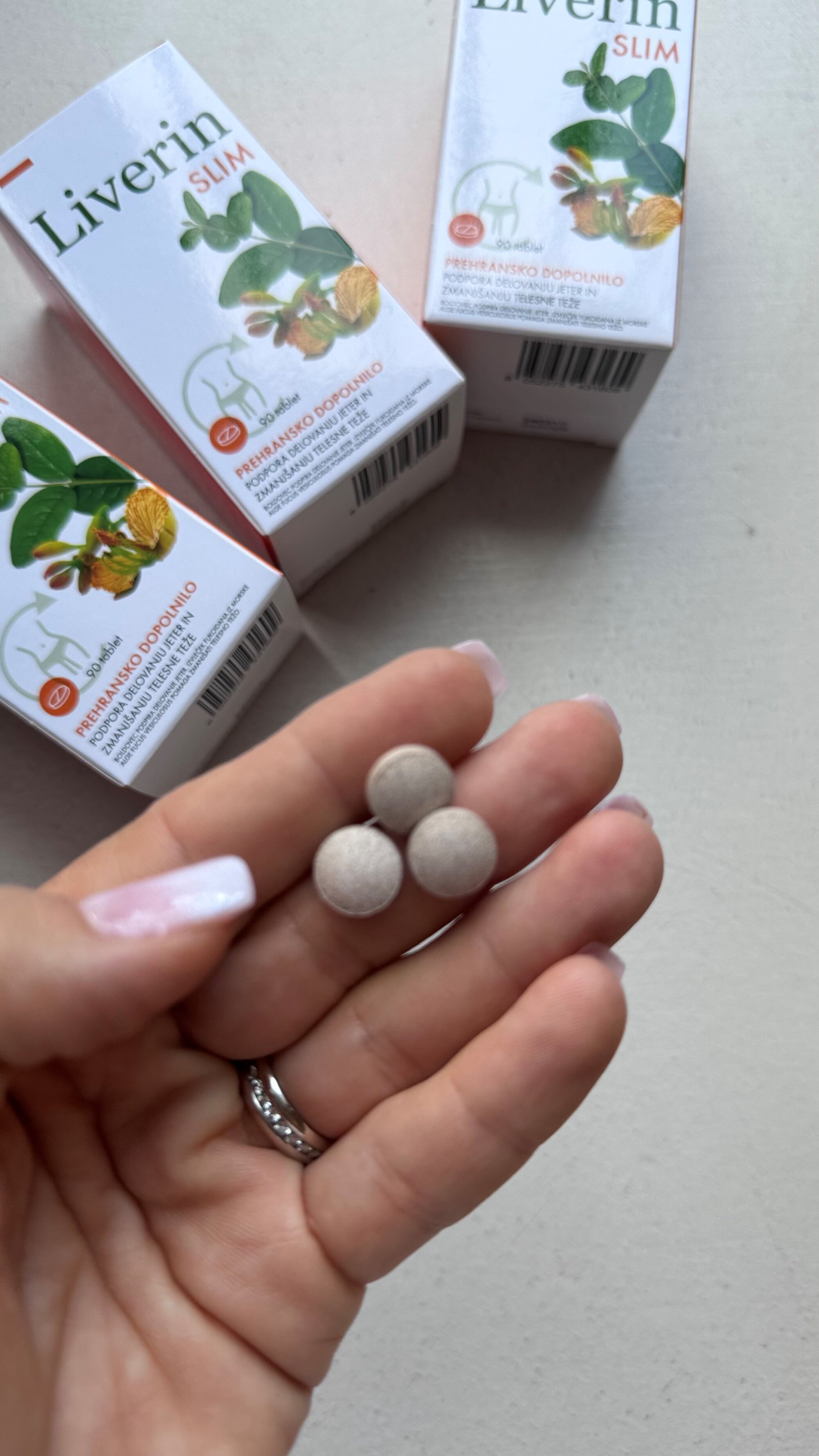 LIVERIN SLIM 3 v 1 - CELOVITI PAKET ZA HUJŠANJE - Sanofarm d.o.o.